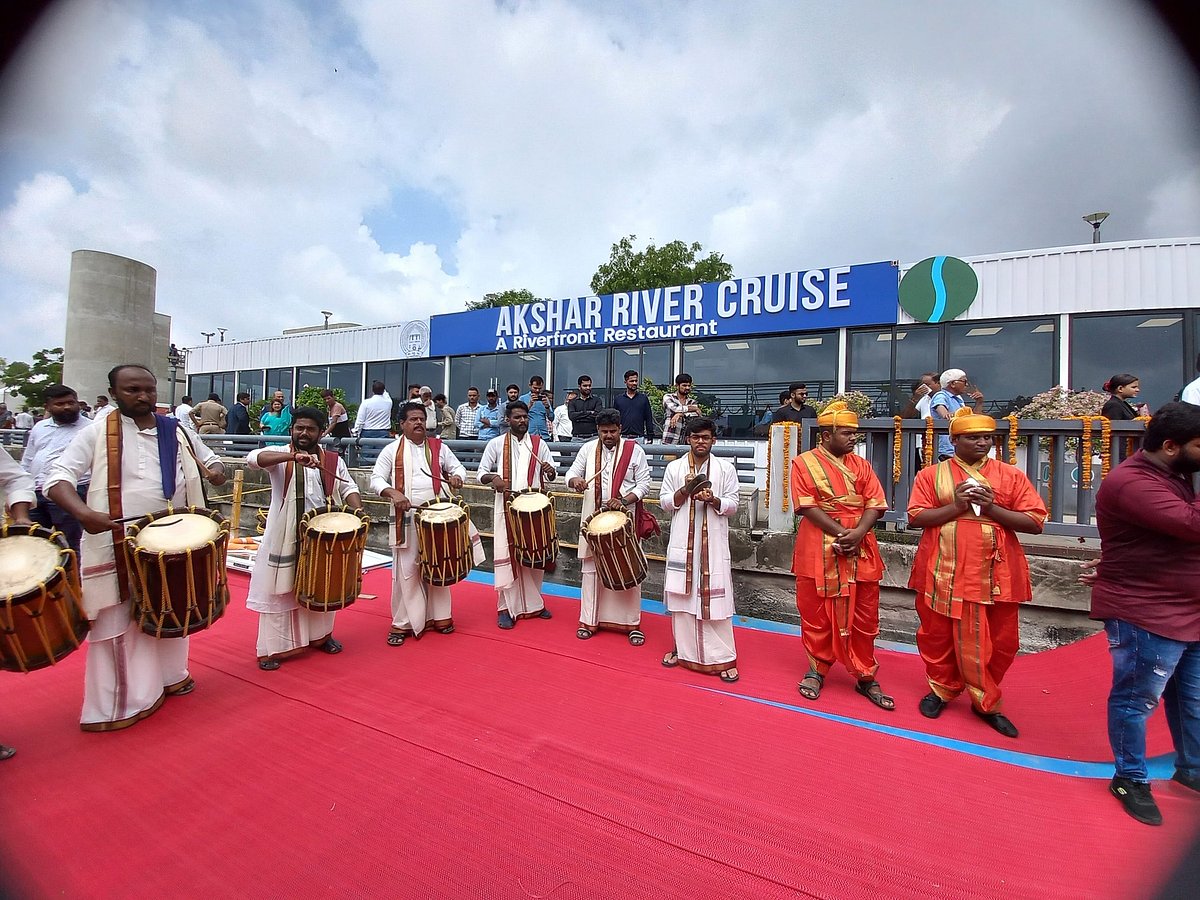 Know all about Ahmedabad's new Akshar River Cruise at Sabarmati ...