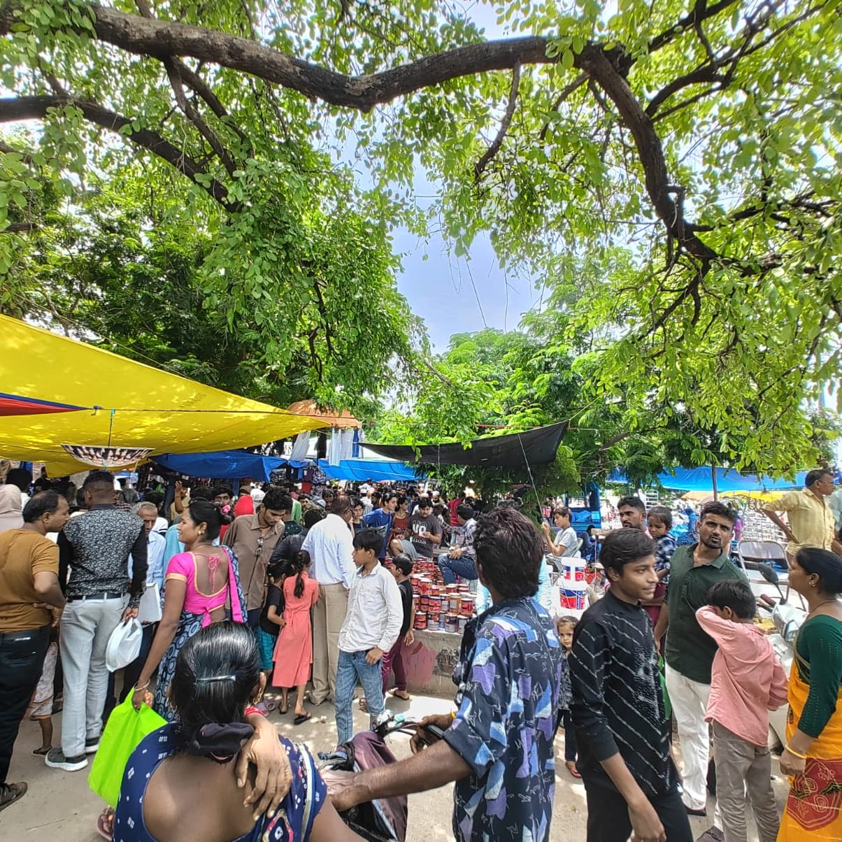 Inside the most beloved flea market of Ahmedabad, Ravivari, aka the ...