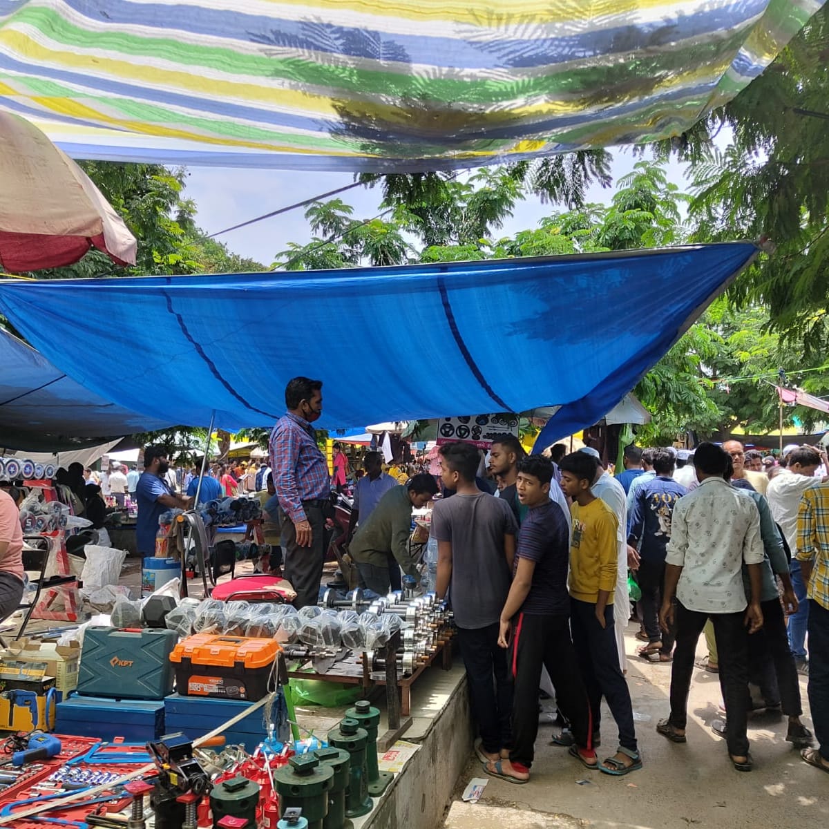Inside the most beloved flea market of Ahmedabad, Ravivari, aka the ...