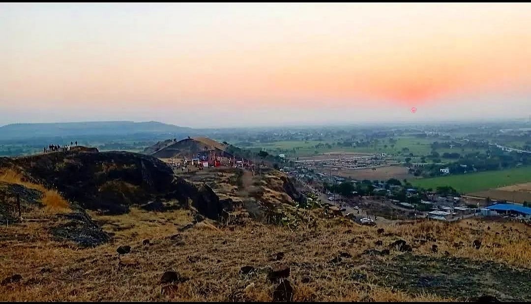 Visit Shankargarh hills near Indore to experience a serene adventure