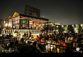 Molecule- The biggest pub in Lucknow is giving us a meal offer we ...