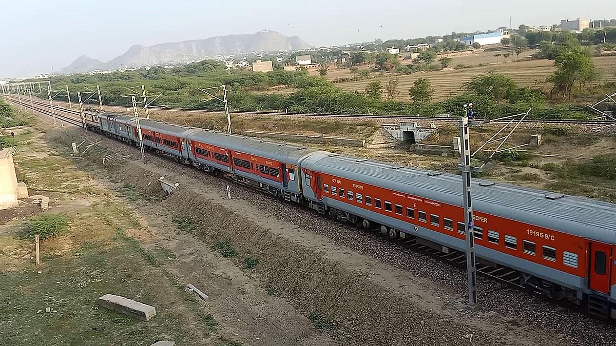 Jaipur's 1st electric train completes its run to Prayagraj; e-trains to ...