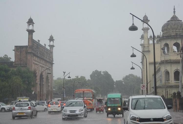 Weather turns pleasant in Lucknow! Rain & hailstorm bring relief from ...