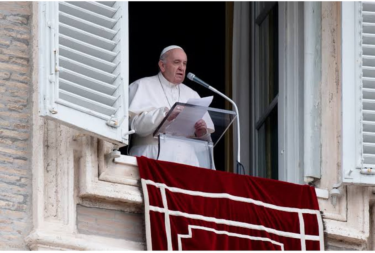 Pope leads Vatican prayers after surgery