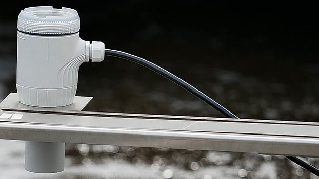 Ultrasonic level transmitter LST200