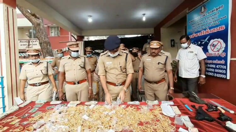 ஓராண்டு தேடலுக்கு பின், “தீரன் அதிகாரம்” பாணியில் இருவர் கைது!!!