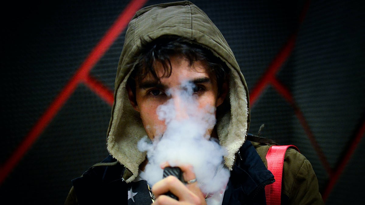 The US Teen Boy's Vaping Habit Made His Lungs Look Like He Smoked For ...