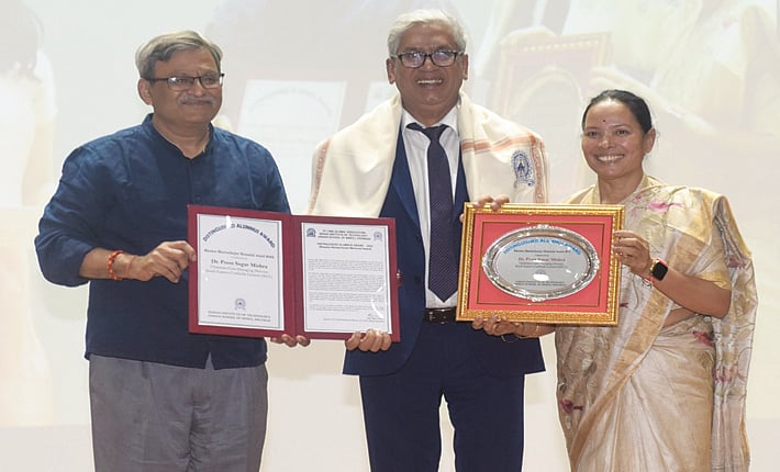 SECL CMD honoured with IIT-ISM Alumnus Award