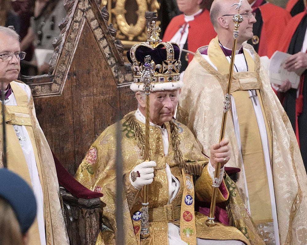 Charles crowned King of UK with the Imperial State Crown at historic ...