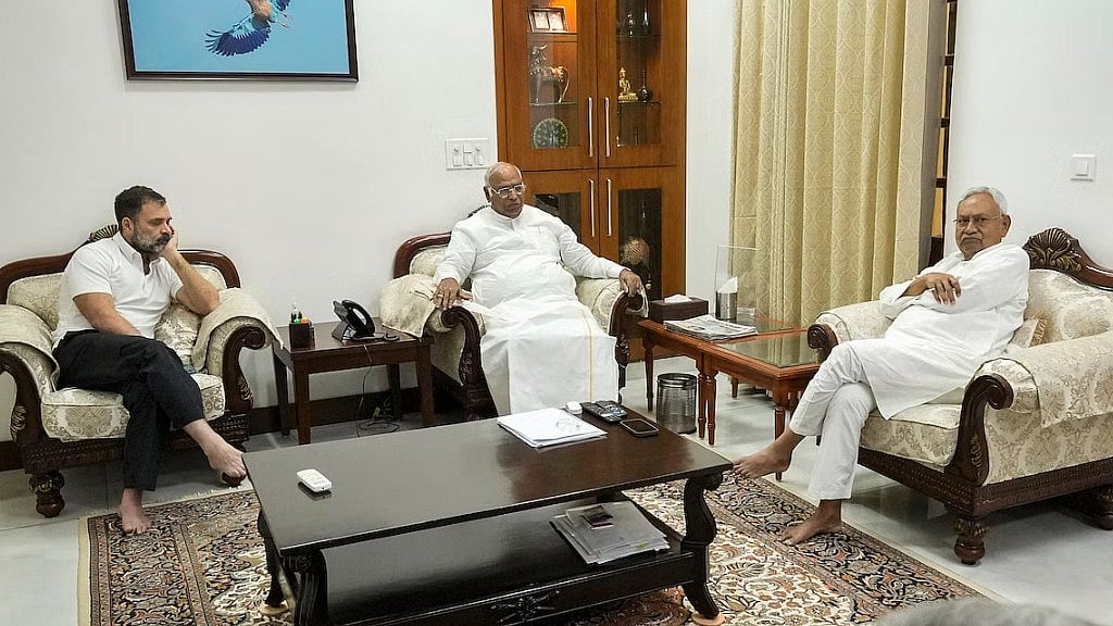 Opposition Room Design