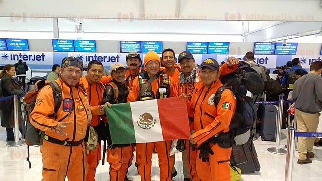 Un michoacano entre los “Topos Azteca” para ayudar a damnificados en Perú