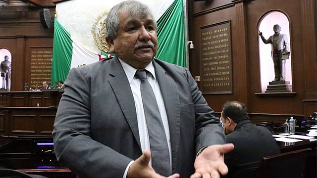 Ángel Cedillo califica como “irresponsable” la decisión de Alejandra ...