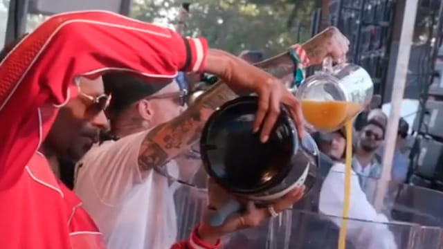 Snoop Dogg rompe récord Guinness con gigantesca bebida