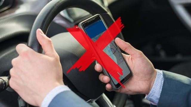 Exhortan a no usar el celular mientras manejan