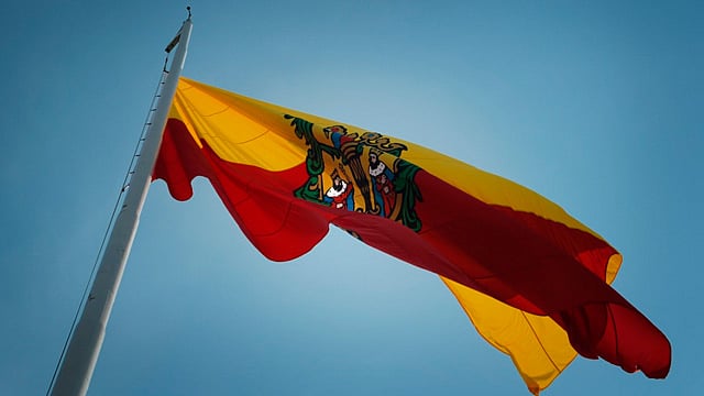 Estrena Morelia bandera monumental por su 479 aniversario