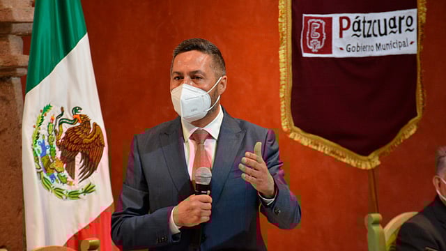 Con medidas preventivas, Víctor Báez entrega su Segundo Informe de Gobierno