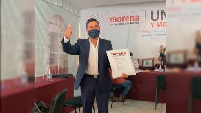 Víctor Báez se registra como precandidato a la gubernatura de Michoacán