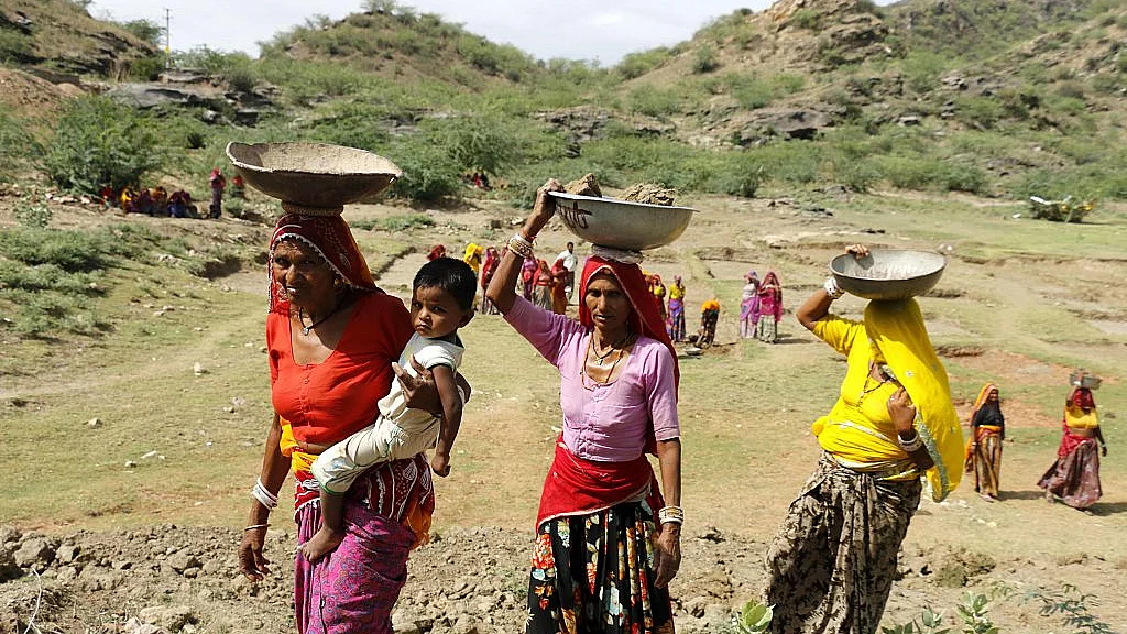 NREGA workers demand increase in wages in line with the Minimum Wages Act