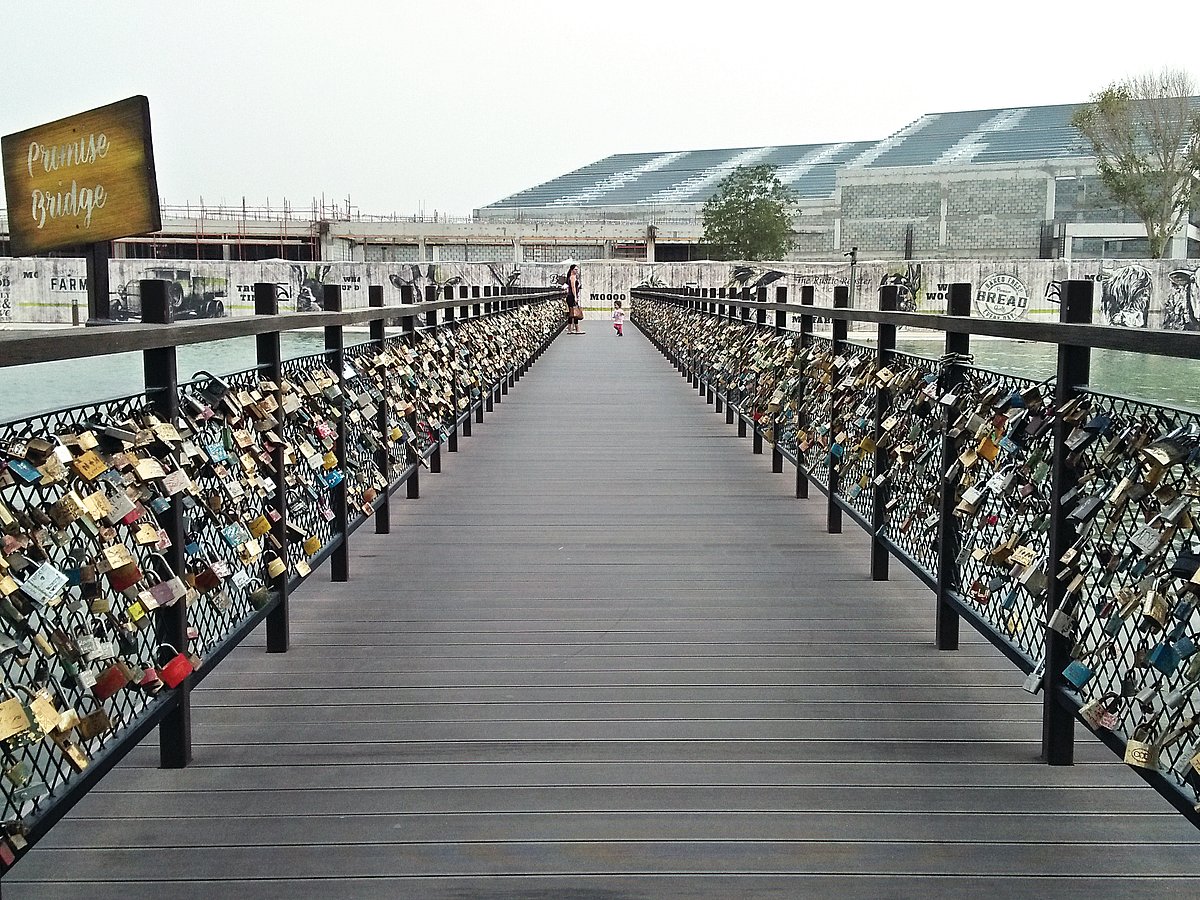 The unknown sides of Dubai