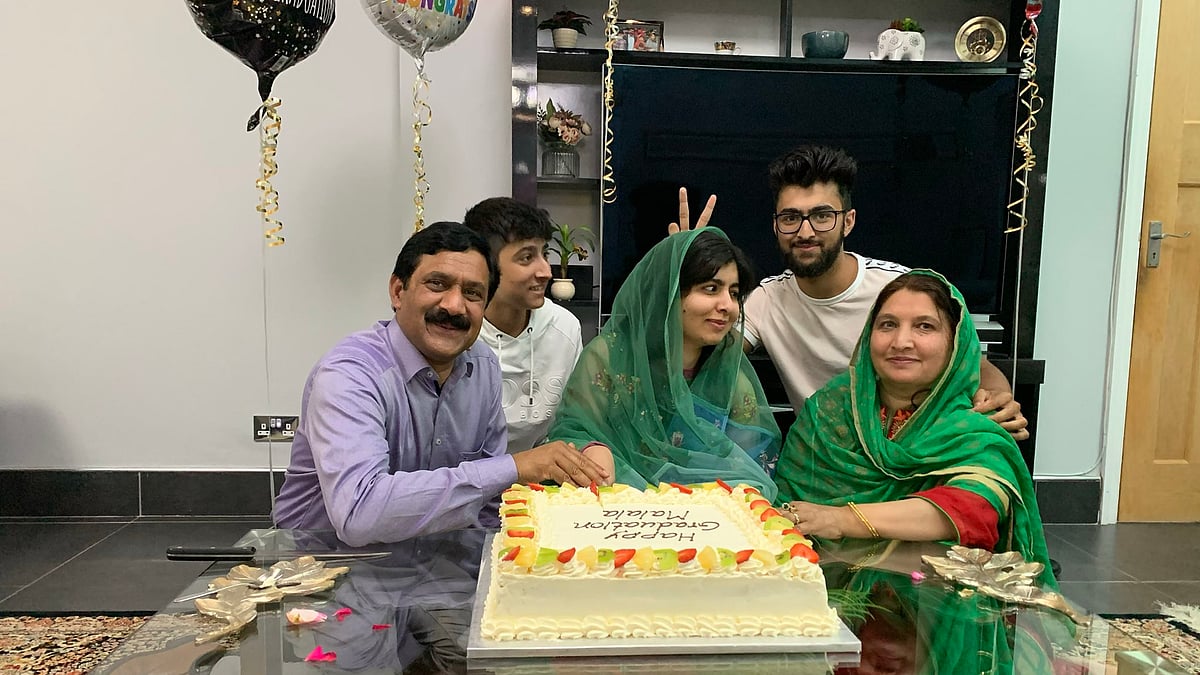Malala, who took bullet for going to school, celebrates her degree from ...