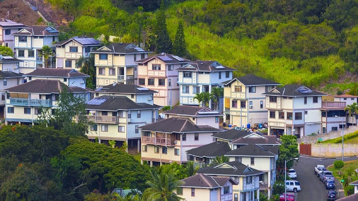 Crowded homes, poor neighbourhoods linked to COVID-19: Study