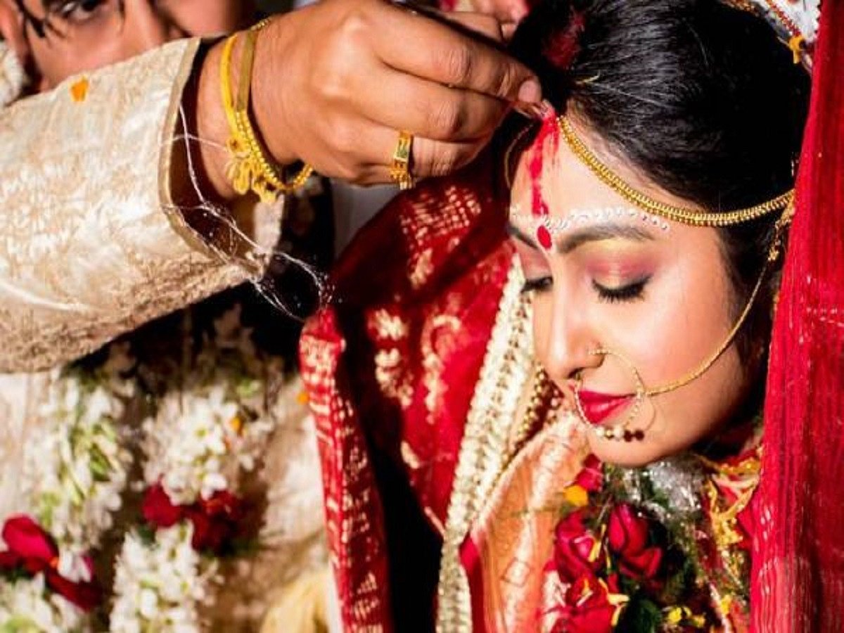 Why must a woman ‘look’ married to be married? Symbols of marital ...