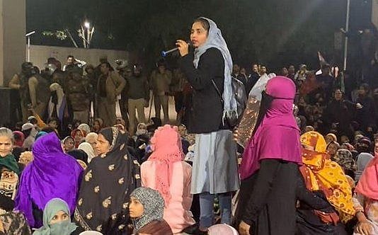 Delhi riots: 40 organisations demand release of Gulfisha Fatima booked ...