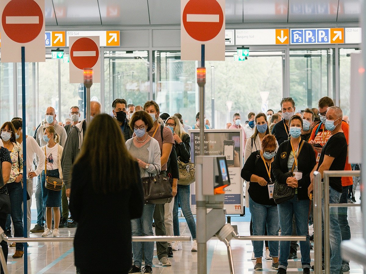 Global COVID-19 cases nearing 37.4 million: Johns Hopkins