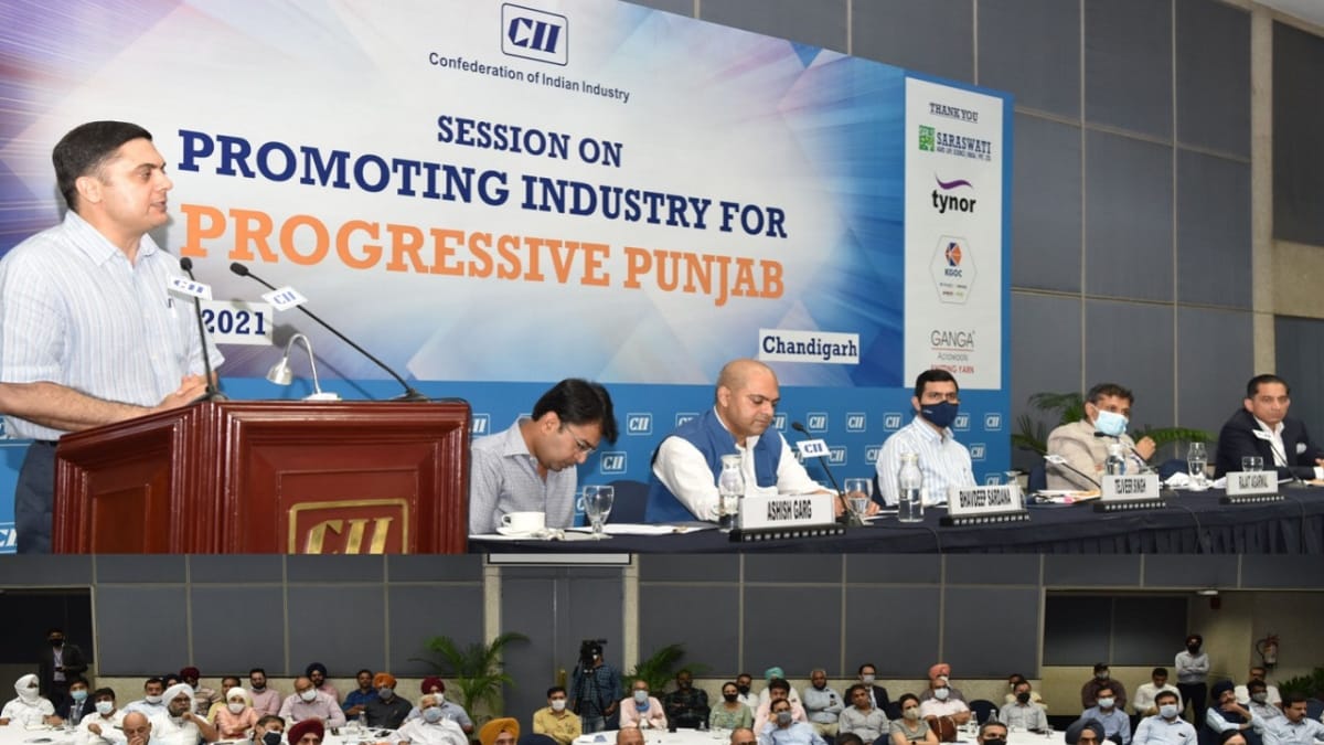 Punjab: Principal Secretary Tejveer Singh holds interaction with ...