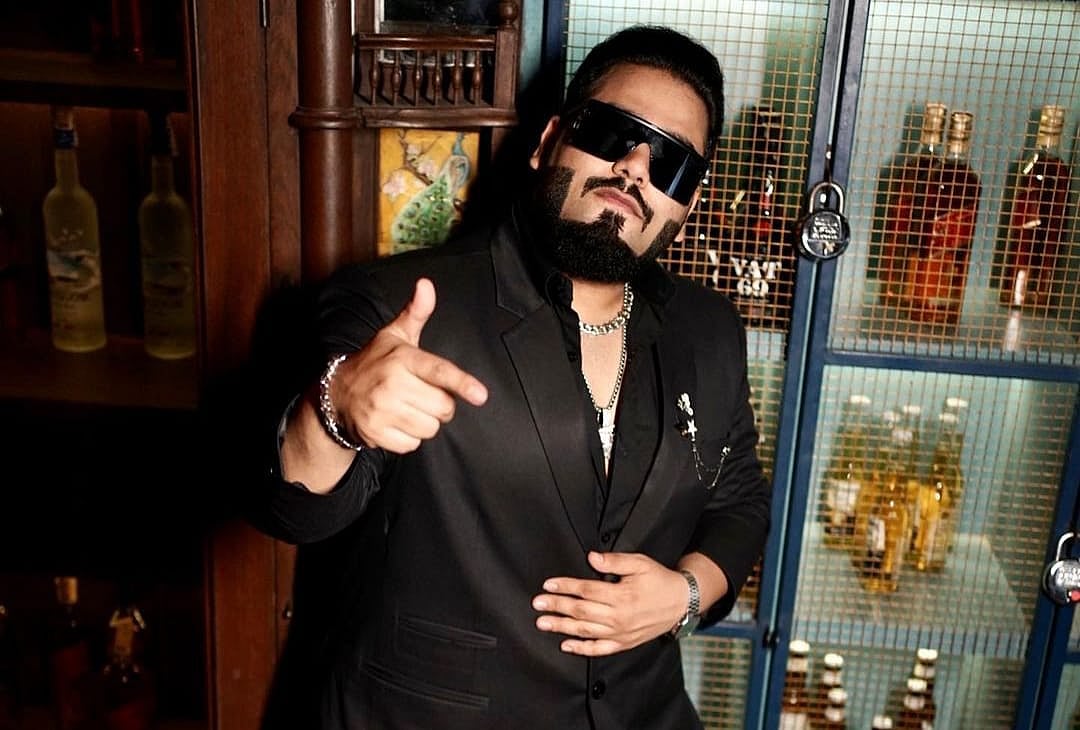 'Guilty Minds' web show's Deepak Kalra owns the stage with his power ...