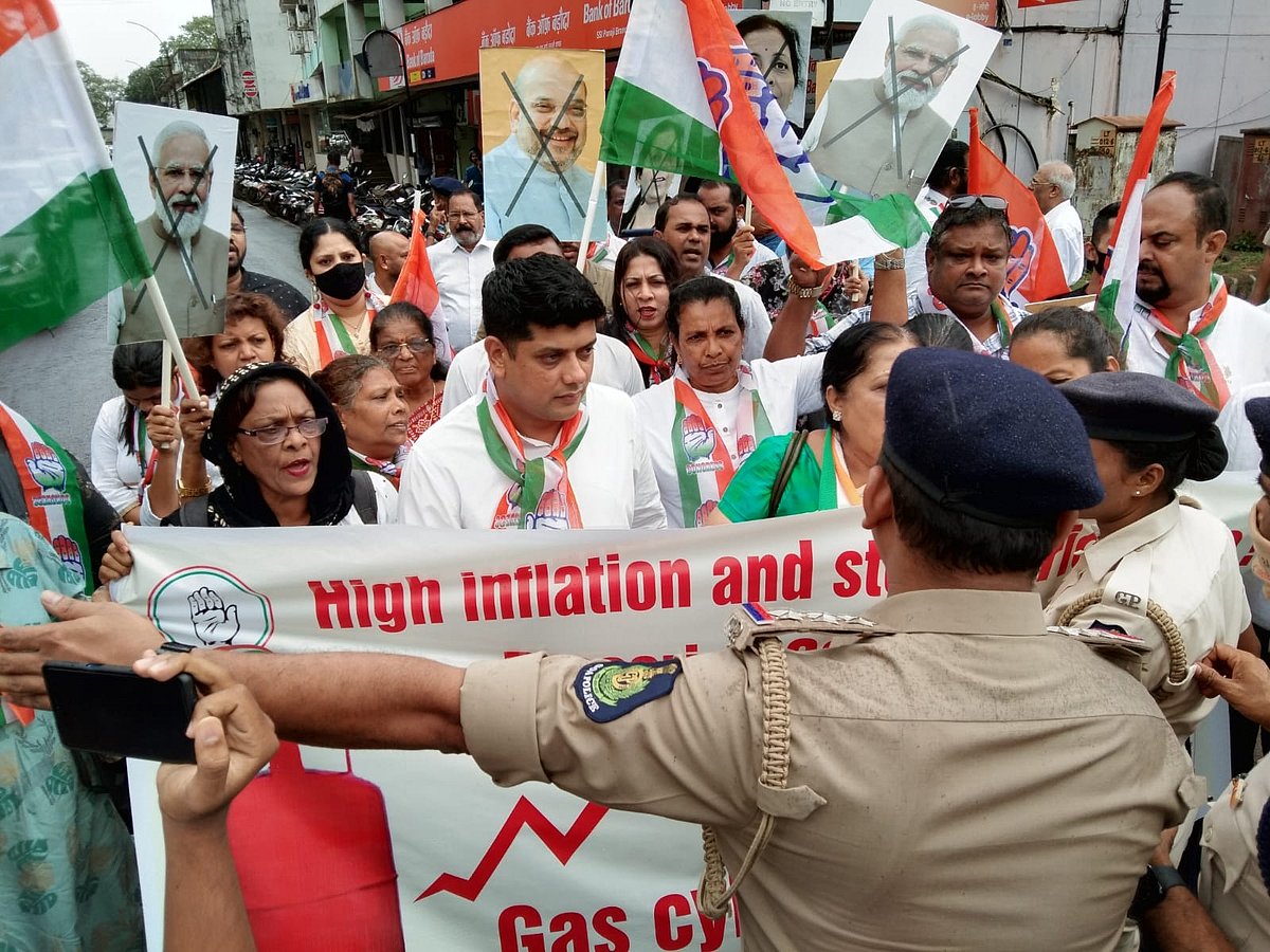 Congress leaders detained in Goa during protest