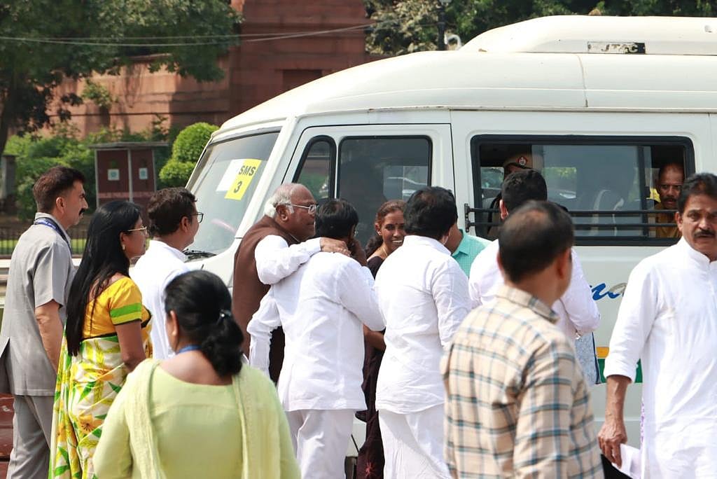 Opposition Takes Out Protest March Demands Jpc Probe On Adani