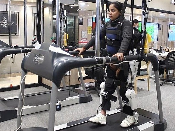 New brain-controlled robotic limb therapy gives hope to patients