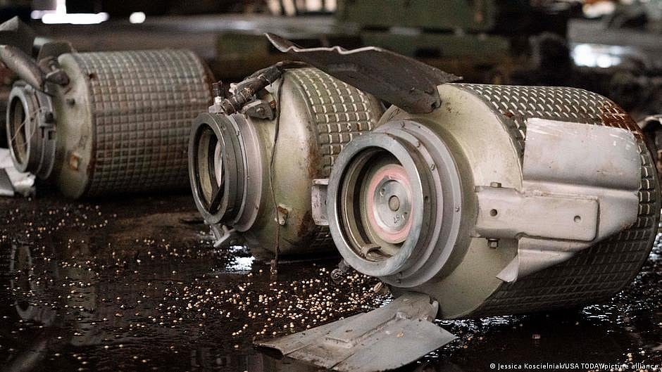 Ukraine updates: US to supply cluster bombs to Kyiv