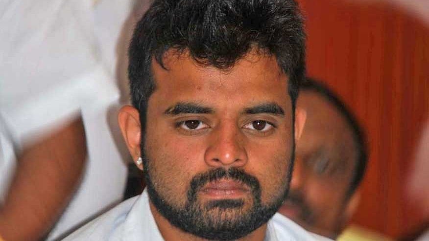 ಪಕ್ಷದಲ್ಲಿ ಯತೀಂದ್ರರಿಗೆ ನಂಬಿಕೆ ಇಲ್ಲ: ಪ್ರಜ್ವಲ್‌ ರೇವಣ್ಣ