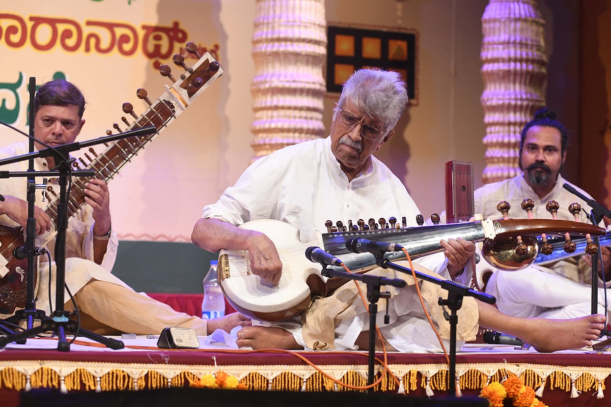 Pandith Rajeev Taranath: ಪರ್ವತದಾಚೆಯ ಬಯಲು