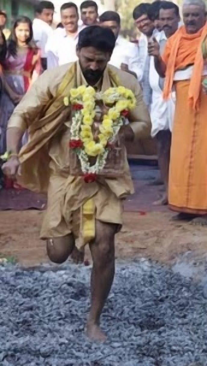 Daali Dhananjay Marriage |ಮನೆಶಾಸ್ತ್ರದಲ್ಲಿ ಭಾಗಿಯಾದ ನಟ ಡಾಲಿ ಧನಂಜಯ