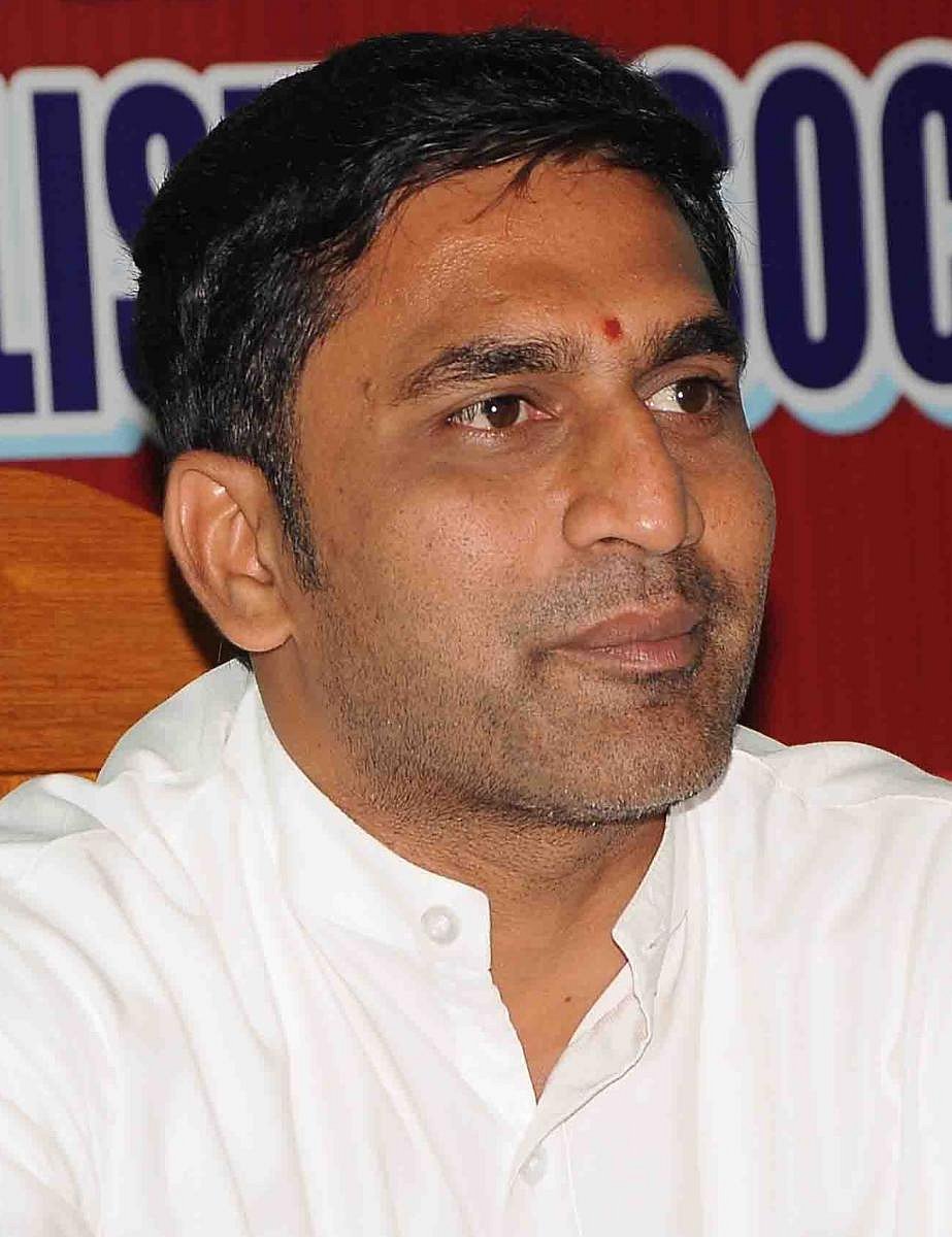 ಹಾಸನ ಜಿಲ್ಲೆಯ ರಾಜಕೀಯದಲ್ಲಿ ಅಚ್ಚರಿ ಘಟನೆ, ಕಾದುನೋಡಿ: ಶಾಸಕ ಪ್ರೀತಂ ಜೆ.ಗೌಡ
