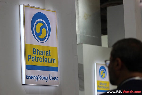 The new attendance system at BPCL requires employees to take a selfie