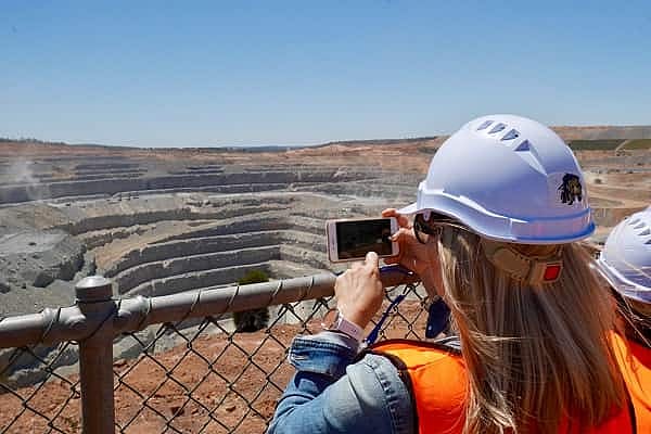 Coal sector constructs 8 eco-parks to promote mine tourism