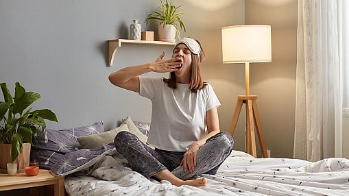 Do you know why often you yawn? How to stop yawning? - அடிக்கடி ...