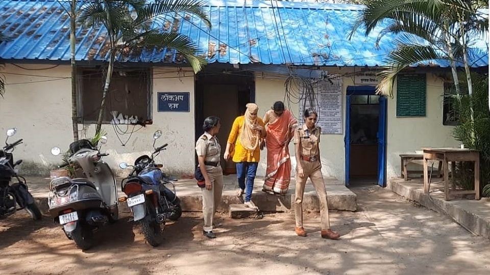 Maval Crime News: उच्चशिक्षित महिलांनी केली दागिन्यांची चोरी; घटना ...