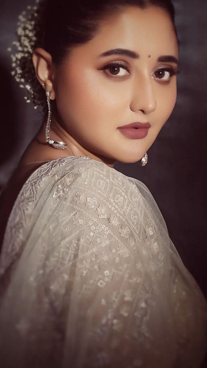 Rashmi Desai| नवतुनी आली अप्सरा अशी सुन्दरा.... रश्मीचं घायाळ करणारं ...