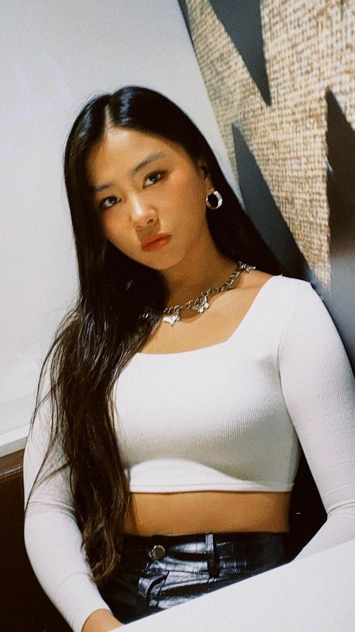 Hyojeong Park Bold Photos | कोरियन गर्ल 'ह्योजॉन्ग पार्क'चे सुंदर फोटोज