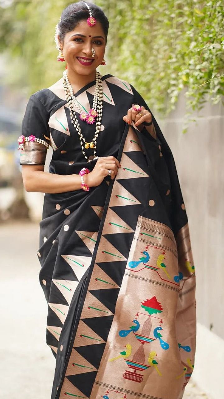 Punam Chandorkar | फुलले रे क्षण माझे...; हलव्याच्या दागिन्यांमध्ये ...