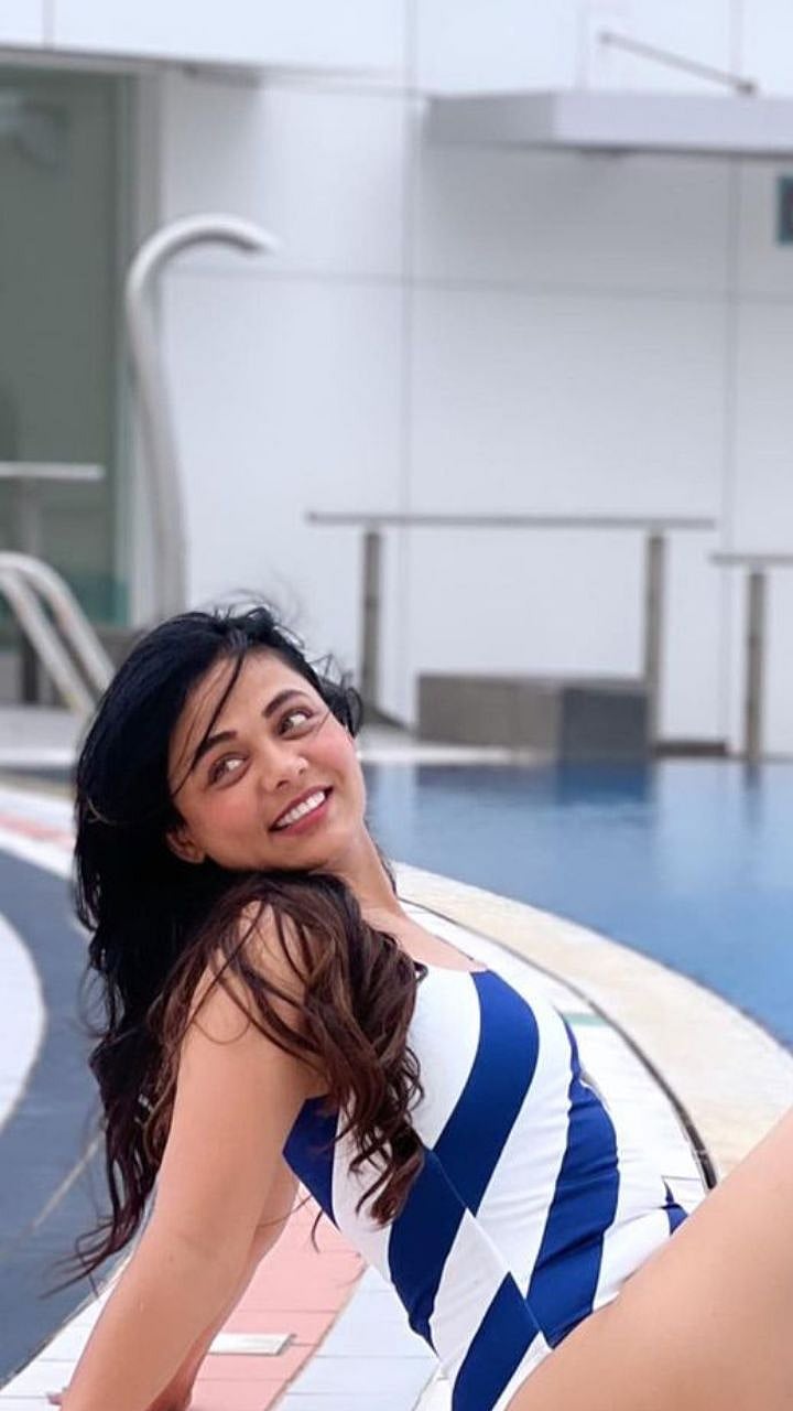 प्रार्थनाच्या Bold & Hot फोटोंमुळे उन्हाळ्यातलं तापमान आणखी वाढलं|Prarthana behere Hot And Bold ...