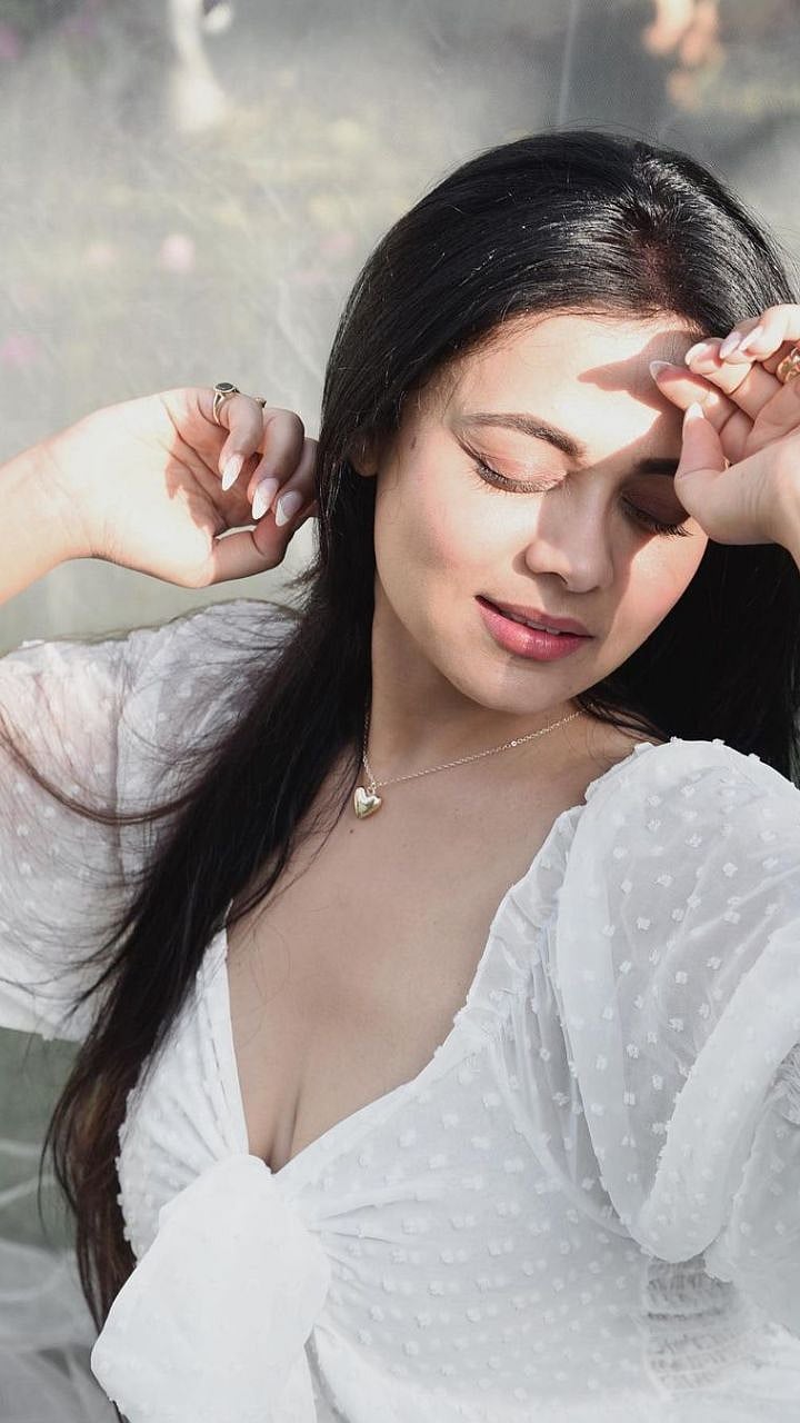 ‘कैसे कहे के आप कितनी खूबसूरत है..’, प्रार्थनाचं भुरळ घालणारं सौंदर्य | marathi actress ...