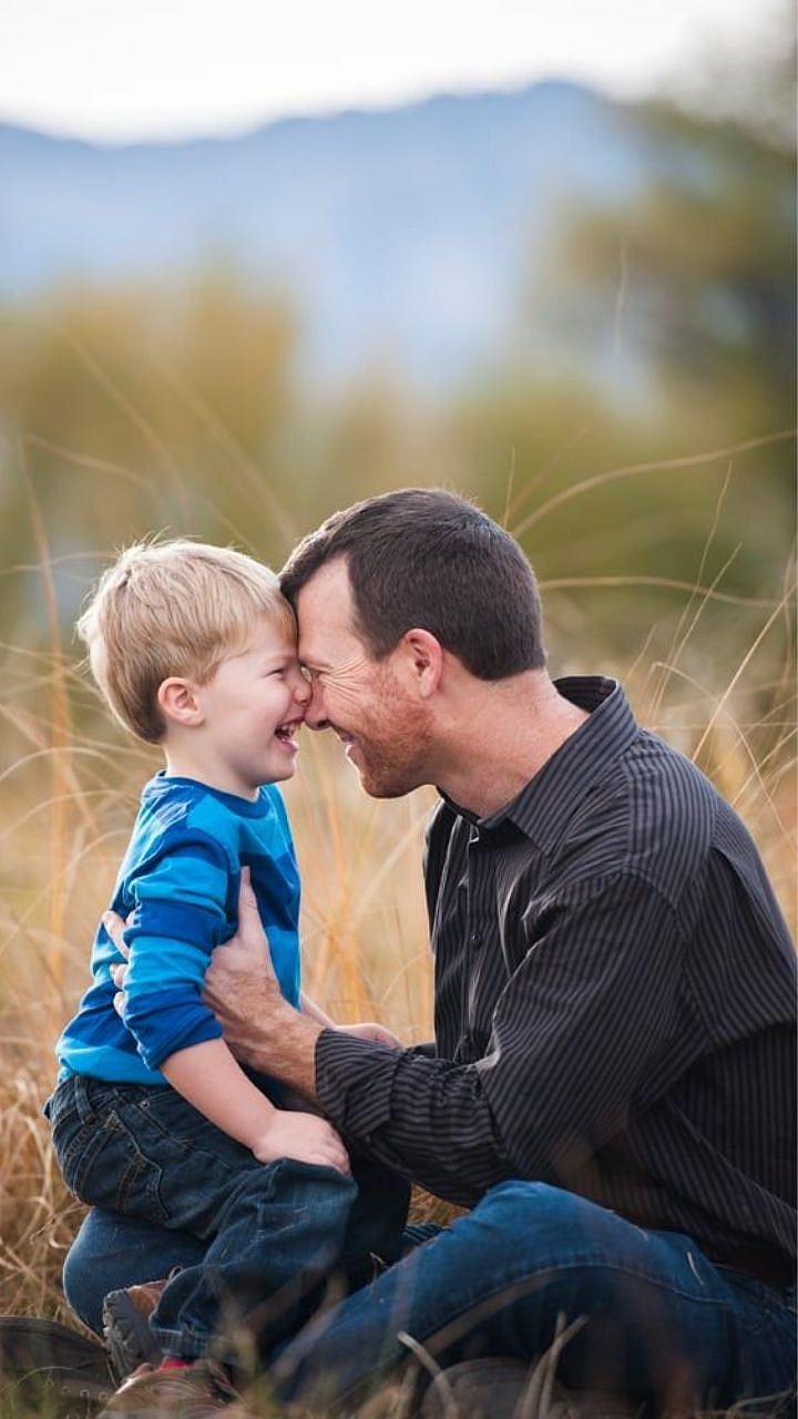 Bad Parenting Sign : या लक्षणांमुळे तुम्ही ठरु शकता 'Bad Father ...