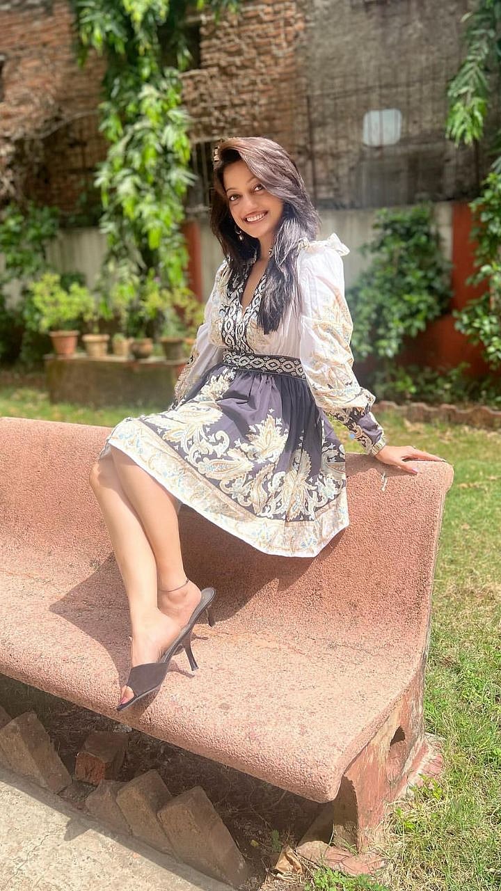 Manasi Naik: गालावर खळी; डोळ्यात धुंदी.. मानसीचा सोज्वळ साज! Marathi ...