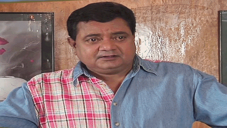 मोरुच्या मावशीची एक्झिट; ज्येष्ठ अभिनेते विजय चव्हाण यांचे निधन | SaamTV